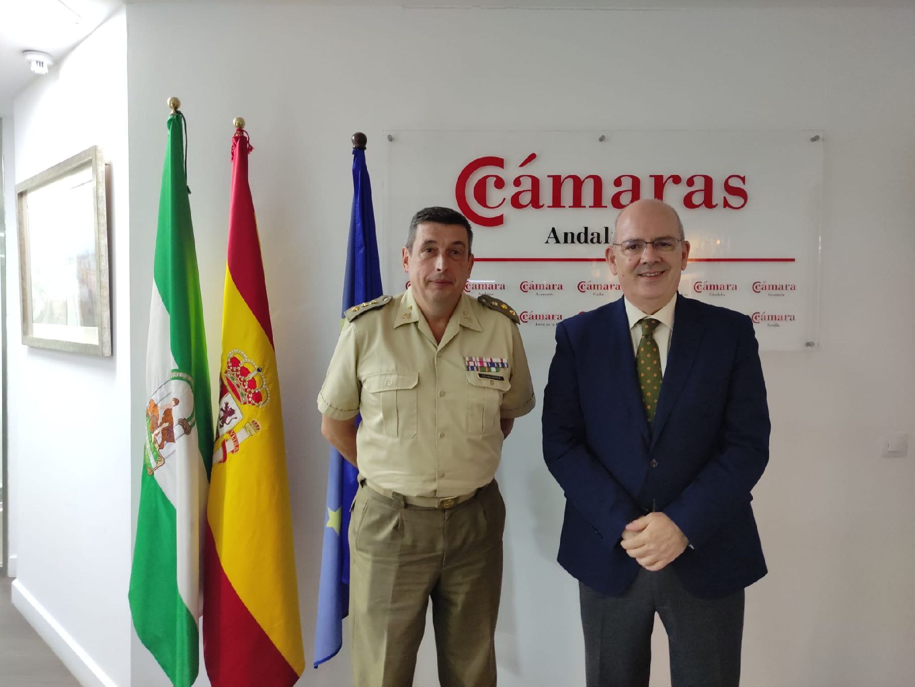 Cámaras de Comercio y Defensa facilitarán la incorporación laboral de ...