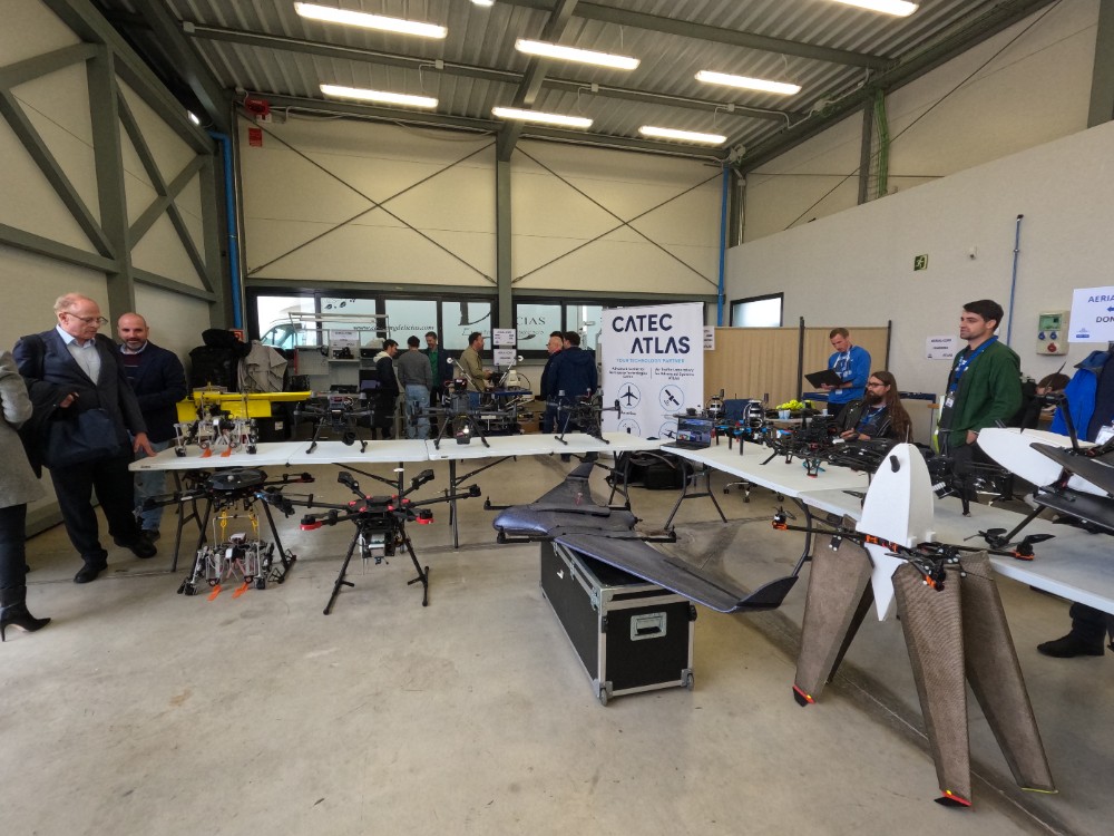 Robots aéreos con IA: los nuevos aliados para supervisar las líneas ...